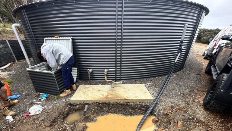 How Do Water Tanks Work? | Bay Plumbing & Drainage